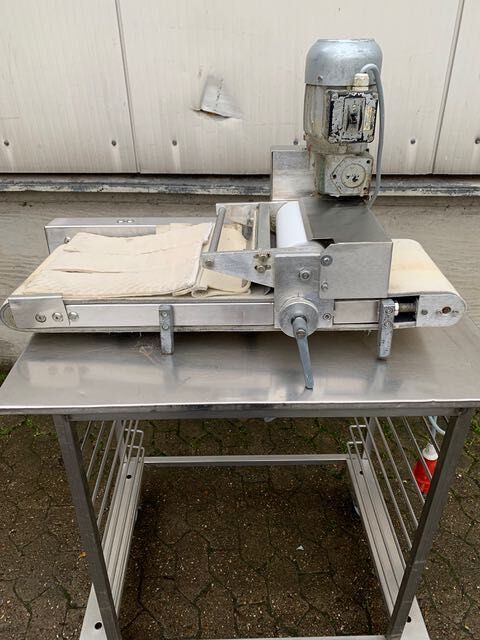 Fritsch BCW 1000 mašina za kroasane