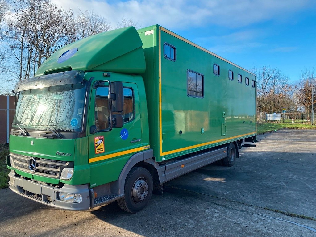Mercedes-Benz Atego vozilo za prevoz konja