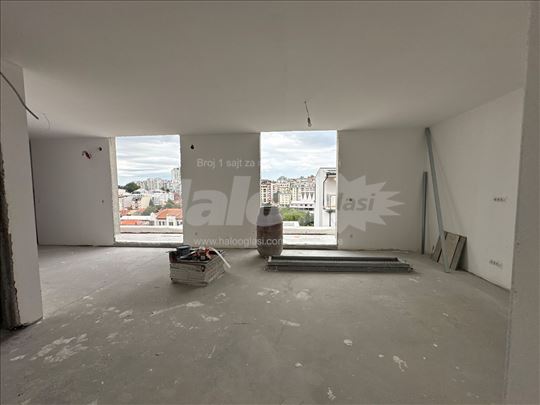 Penthouse 119m2 + oko 100m2 krovne terase