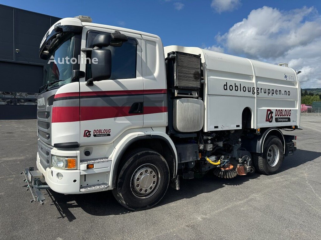 Prodaje se Scania G-serie vozilo za čišćenje ulica na aukciji