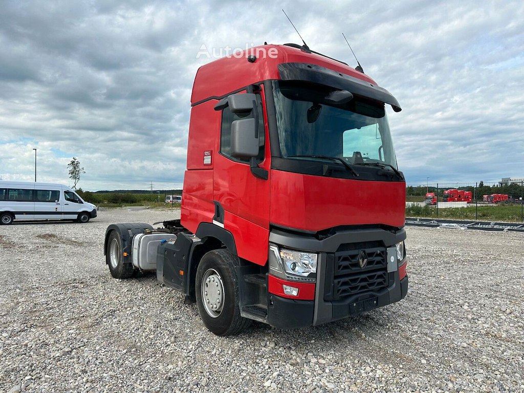 Renault T-460 tegljač
