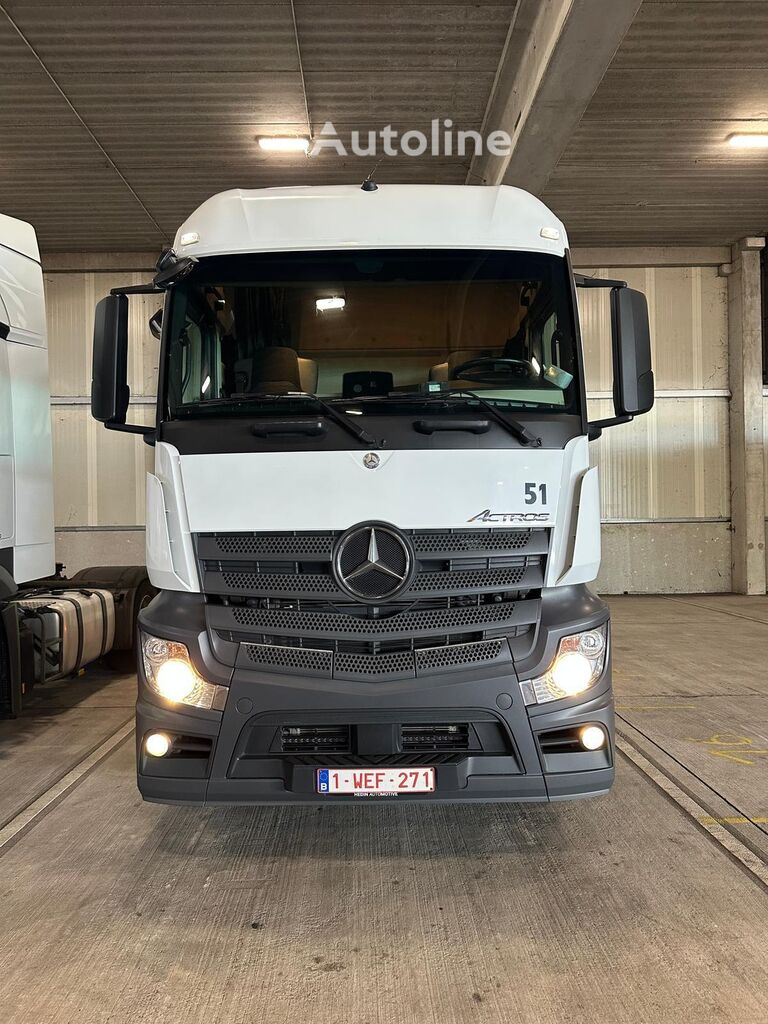 Mercedes-Benz 18.43 tegljač