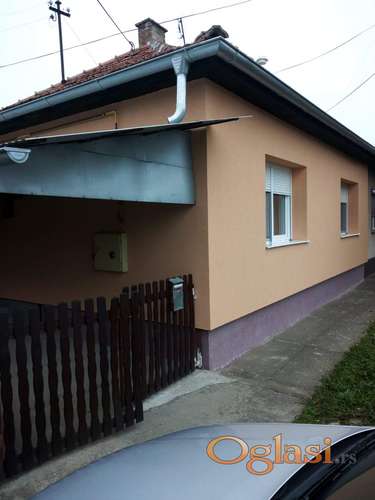 Stan sa dvorištem