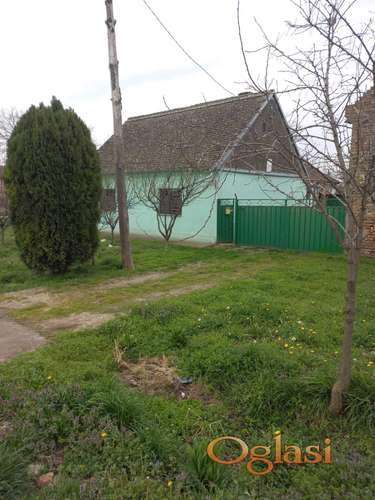 Prodaje se komforna kuća od 141 m2 i parcelom od 1269 m2!