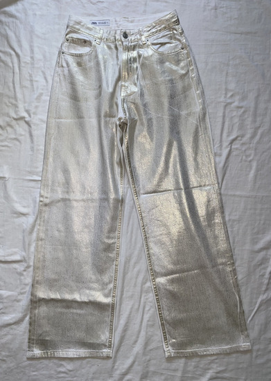 Zara zlatne farmerke 36 NOVO
