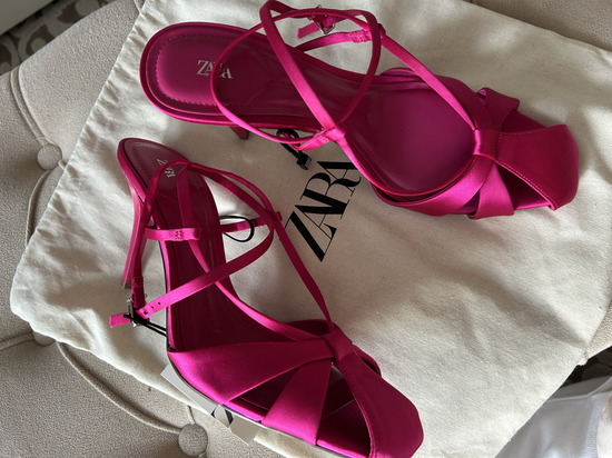 zara stikle
