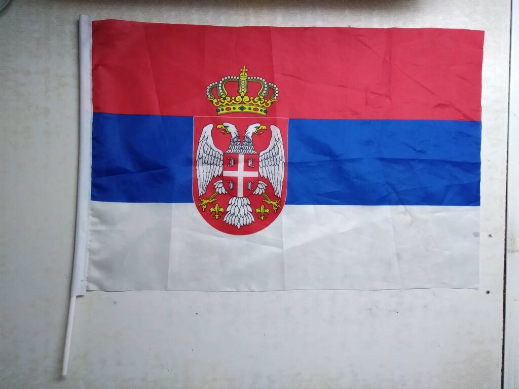 Zastavica Srbije 44 x 30 cm. napravljena od poliestera.polovna