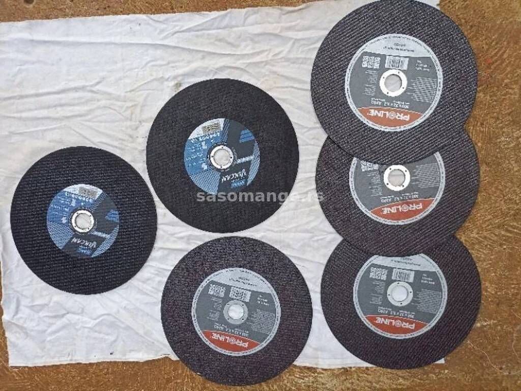 Ploče za sečenje metala sa slike,4 komada fi 300 mm debljine 3,2 mm,2