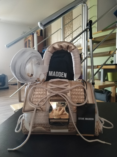 Nova zlatno bez Steve Madden torba