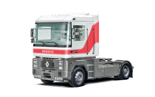 Italeri 3969 Renault AE 500 Magnum