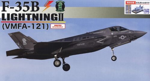Fujimi 723228 F-35B Lightning II (VMFA-121) Special Edition (w/Painted Pedestal)