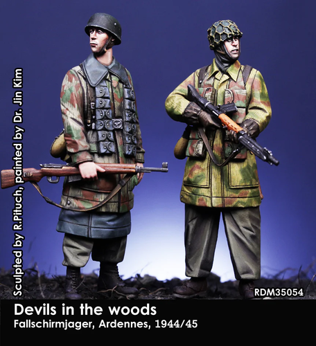 Rado Miniatures 35054 Fallschirmjager, Ardennes, 1944/45 (2 figures)