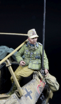 D-DAY miniature studio 35279 Afrikakorps NCO for Sdkfz 250/3 (1 Figure)