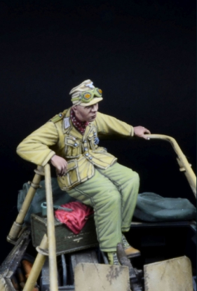 D-DAY miniature studio 35280 Afrikakorps Soldier for Sdkfz 250/3 (1 Figure)