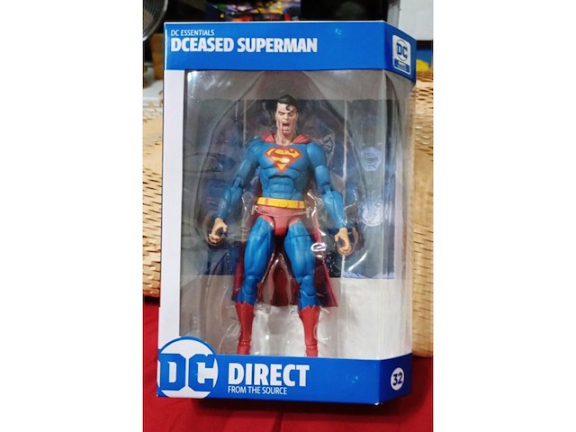Superman (DCeased) 17 cm DC Essentials
