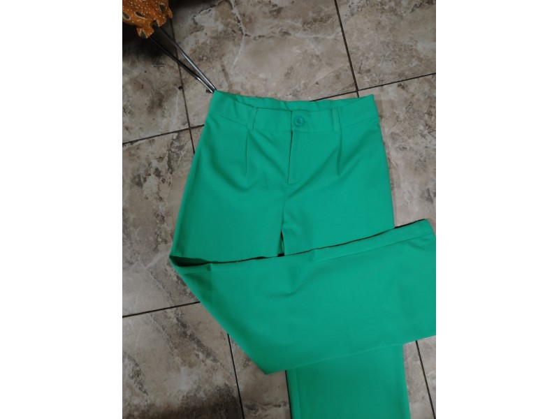 VS 7 letnje pantalone TERRANOVA vel 10