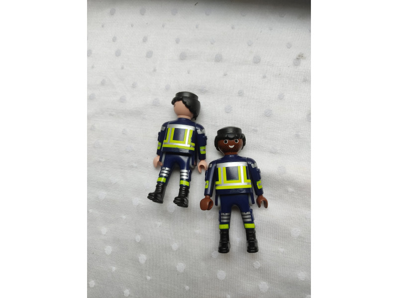 PLAYMOBIL DVE FIGURE VATROGASCI FIREFIGHTER
