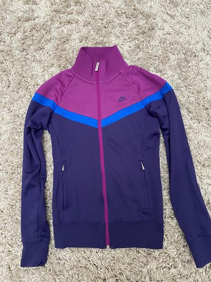 Nike duks