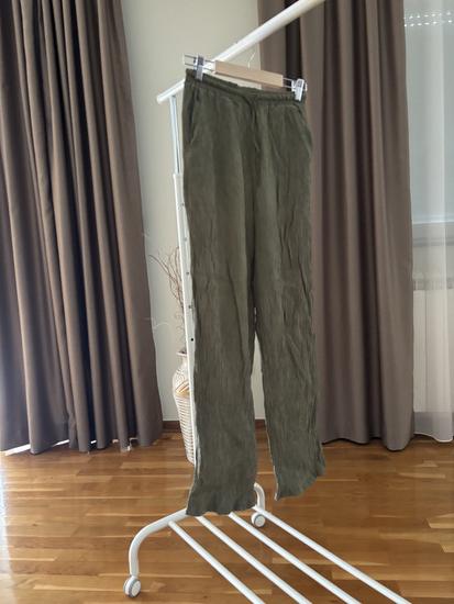 Bershka lepršave pantalone