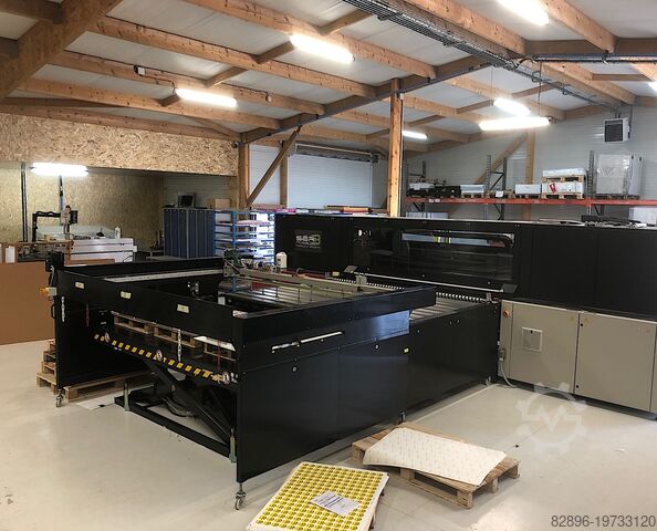 Mašina za digitalnu štampu
AGFA Jeti Tauro H2500 LED 3/4 automation