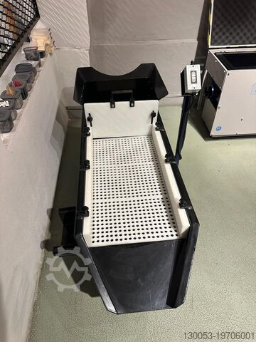Mašina za skidanje ivica lima
ZEGA ZGE60 Vibratory Sieving Machine