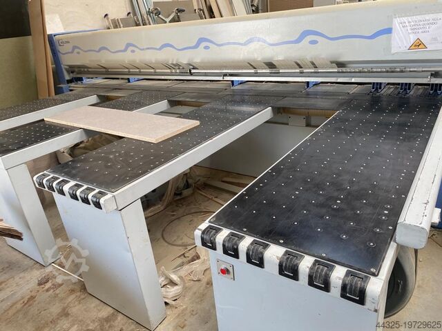 Testera za panel – hranjenje spreda
HOLZMA HPP 250/44/44