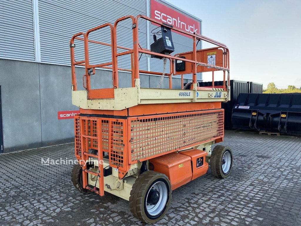 JLG 4069 makazasta platforma