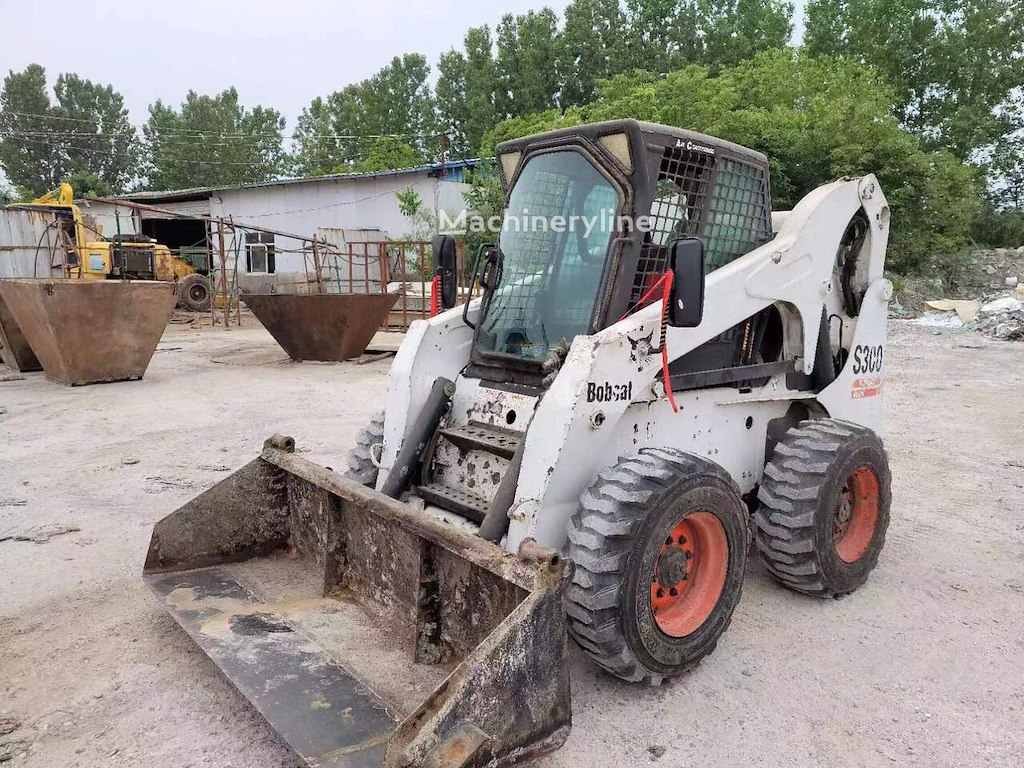 Bobcat S300 mini utovarivač