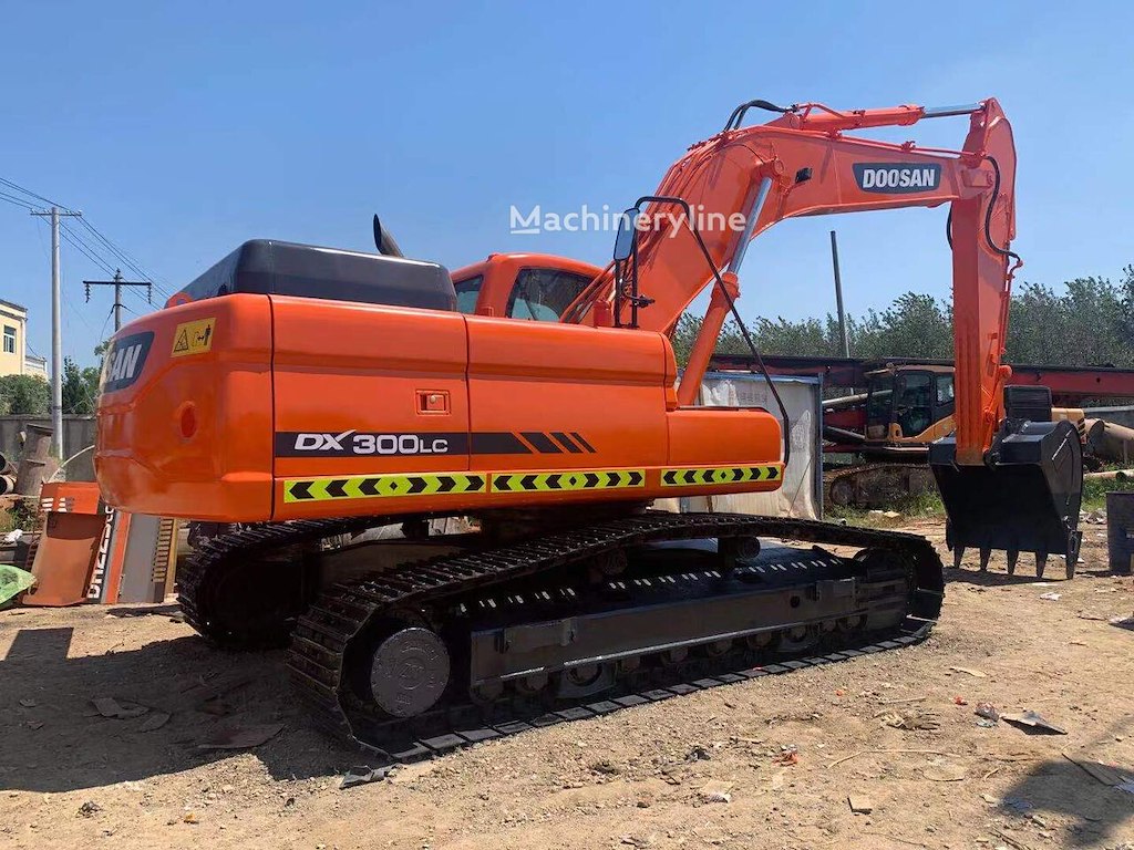 Doosan DX300LC bager guseničar