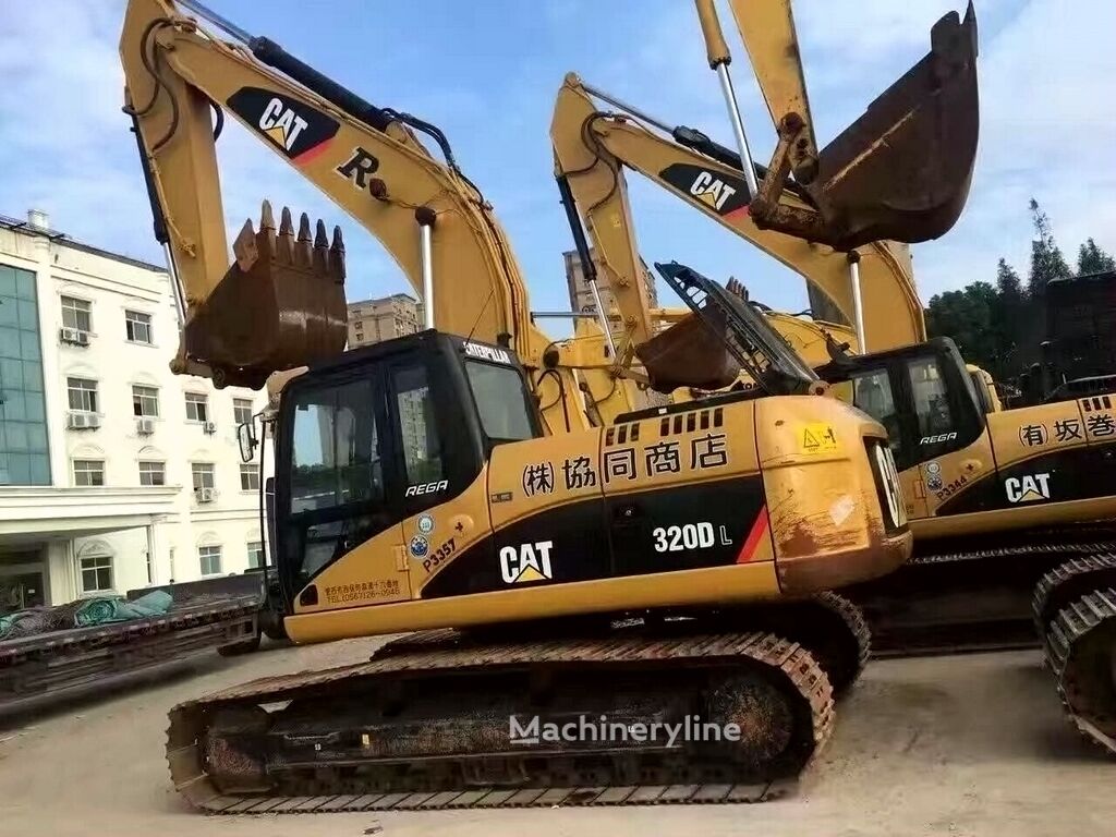Caterpillar 320DL bager guseničar