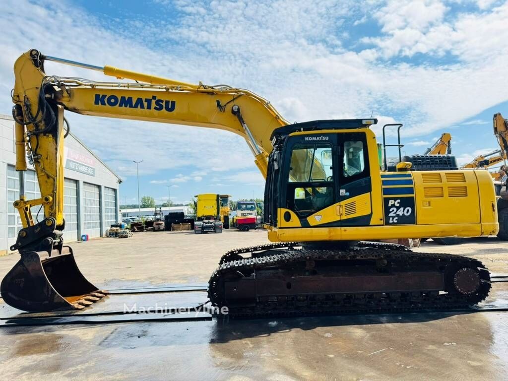 Komatsu PC 240 LC-11 ** BJ. 2018 * 7486H/SW/Klima/ZSA ** bager guseničar