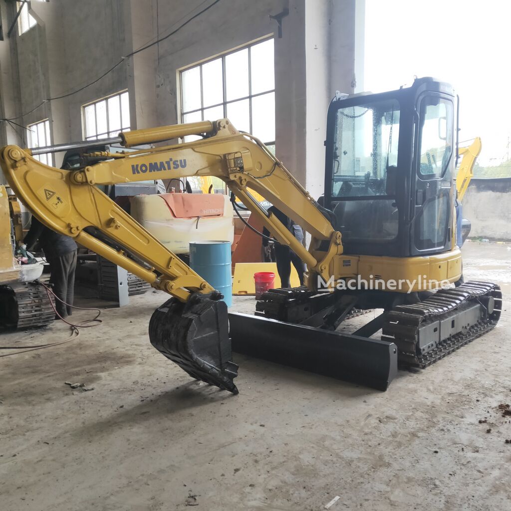 Komatsu PC35 bager guseničar