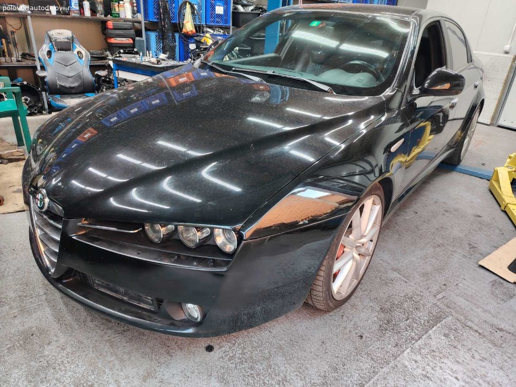 ALFA ROMEO 159 LEVO KRILO KOD BOJE 601 ORIGINALNI DELOVI MO