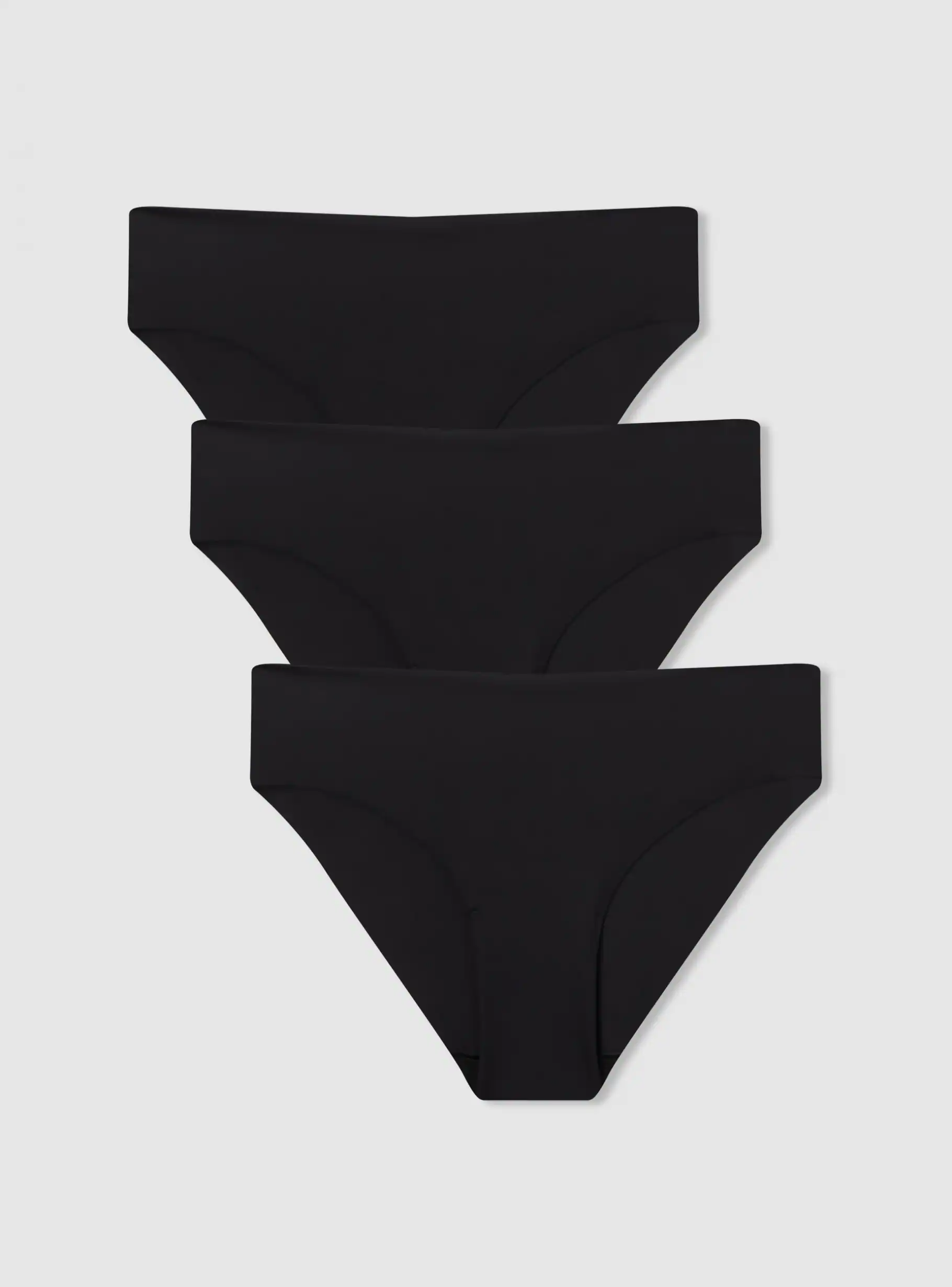 Pakovanje 3 slip gaćica sa živim sečenjem, jednobojne Crna