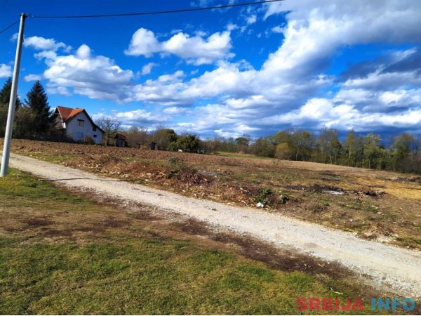 Plac na prodaju Cacak-Mojsinje