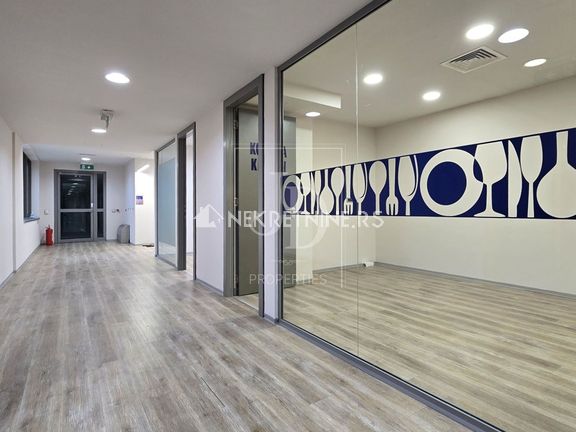 Kancelarije za izdavanje, Novi Beograd, 503 m2,ID 2307