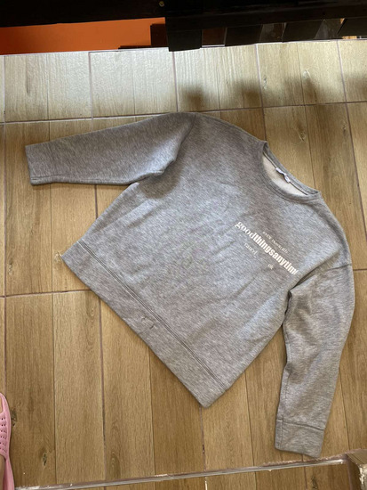 ZARA sivi duks