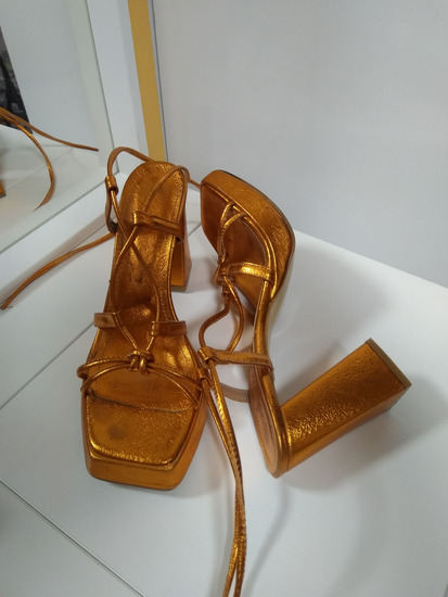NOVE Karino Prelepe Atraktivne Sandale %%