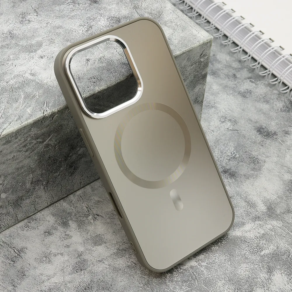Futrola COLOR METAL MagSafe za iPhone 16 Pro (6.3) srebrna