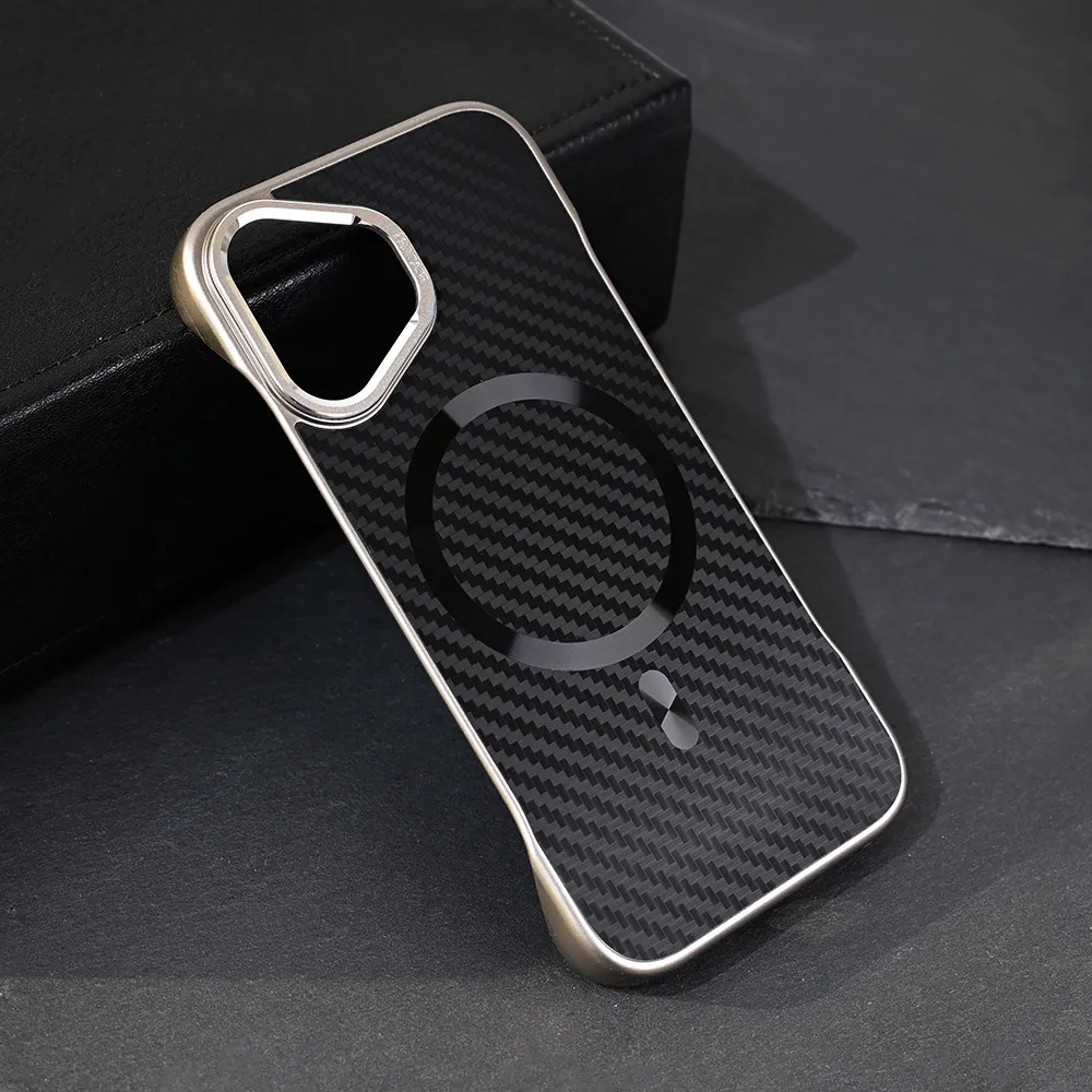 Maska Magsafe Carbon za iPhone 16 6.1 crna