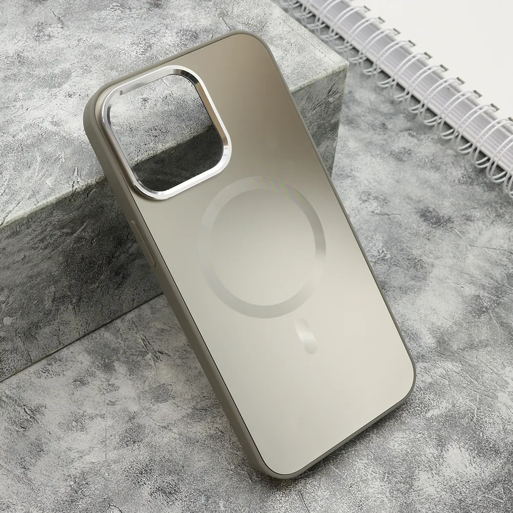 Futrola COLOR METAL MagSafe za iPhone 15 Pro Max (6.7) srebrna