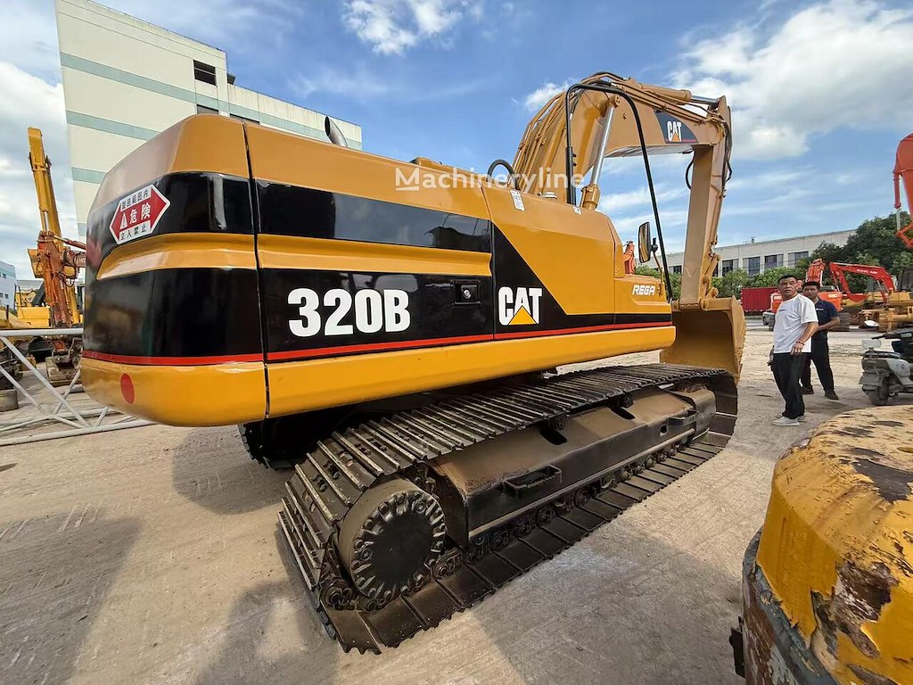 Caterpillar 320B bager guseničar
