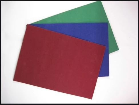 Reality in Scale 35085 Carpeting on Real Cloth - Set of 3 Uniform Colours (Dark Red - Royal Blue - Green)