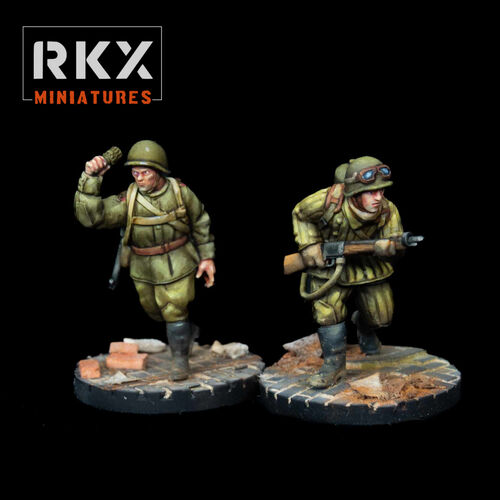 EMP3D 56200102 Radziecki żołnierz z miotaczem + pomocnik - 2WŚ (1 zestaw / 3D-Printed)