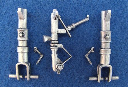 Scale Aircraft Conversions 48067 Lockheed SR-71 A/B Blackbird and YF-12 A - Landing Gear (designed to be used with Italeri and Testors kits)