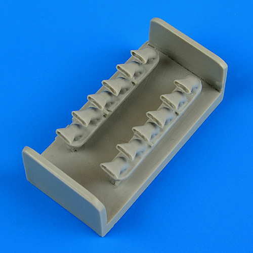 Quickboost 48685 P-40M Kitty Hawk exhaust exhaust HOBBY BOSS