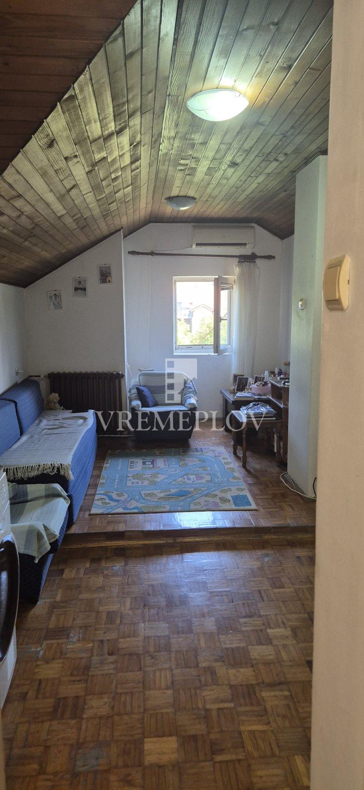 1.0 Stan Borča ID#2290 81.700 €