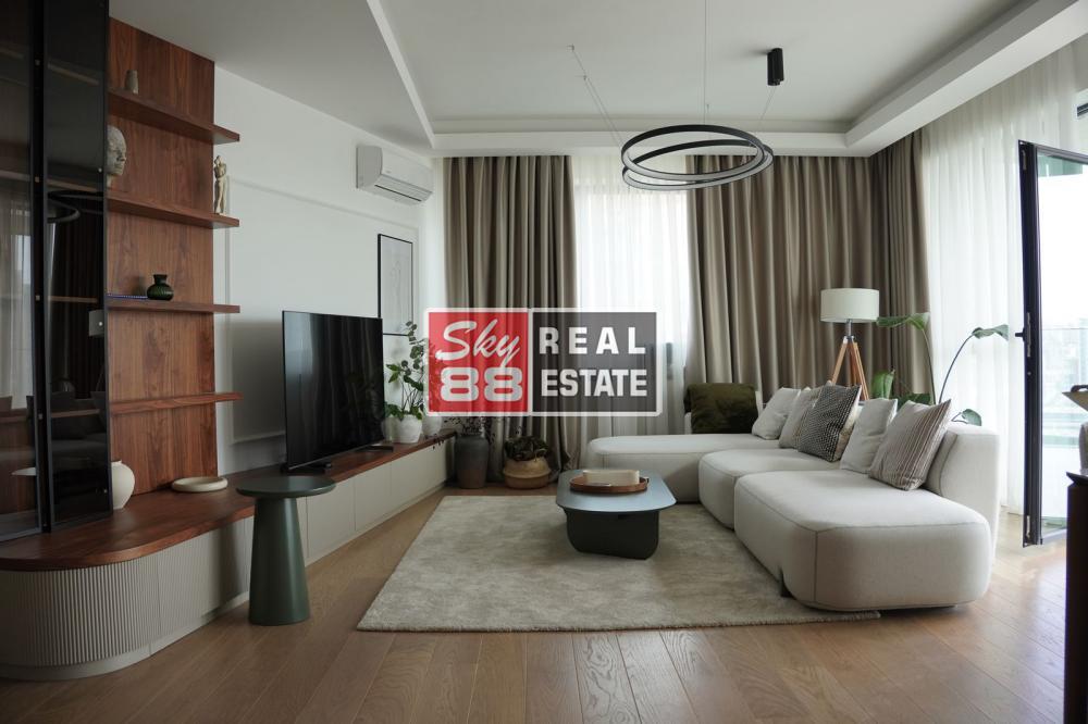 Luke Ćelovića Trebinjca, Petosoban stan za izdavanje, 200m2, 4.900€