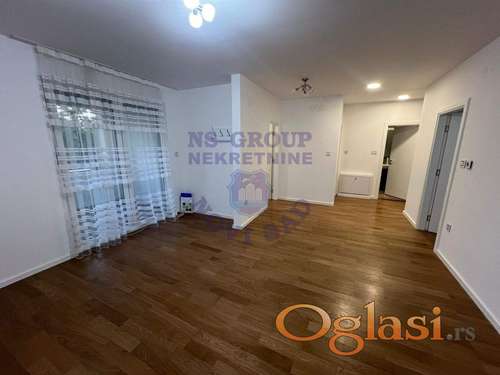Trosoban stan u novijoj zgradi, garažno mesto, Grbavica!
