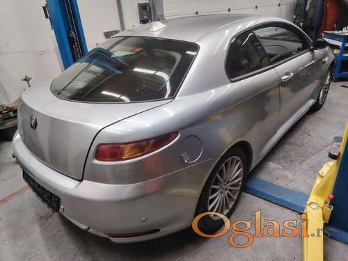 Alfa Romeo GT zadnji branik kod boje 651